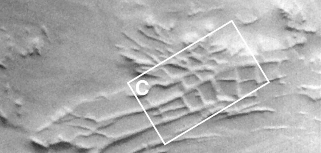 Ancient Ruins on Mars: Satellite Images Reveal Artificial Geometric ...