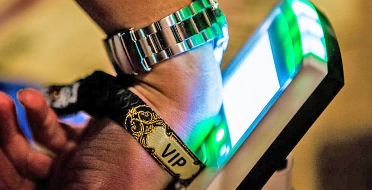 10 Ways to Use Event Wristbands to Enhance Attendee Experience - The ...